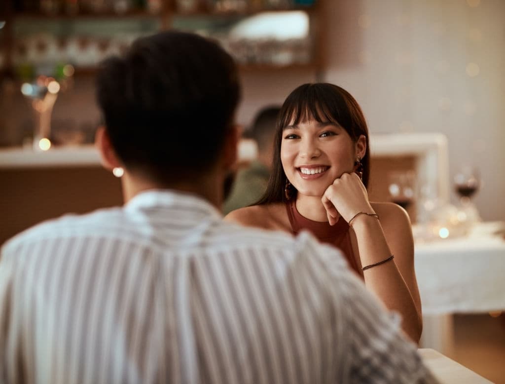 3 Mindset Tips to Successfully Relate to Women (Especially if You're Shy)