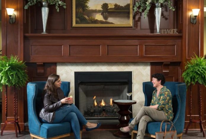 Romantic Getaways in the Pocono Mountains - Quotelicious.com